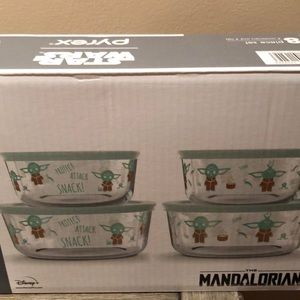 Pyrex | Kitchen | Star Wars Pyrex Mandalorian 8 Piece Storage Set ...